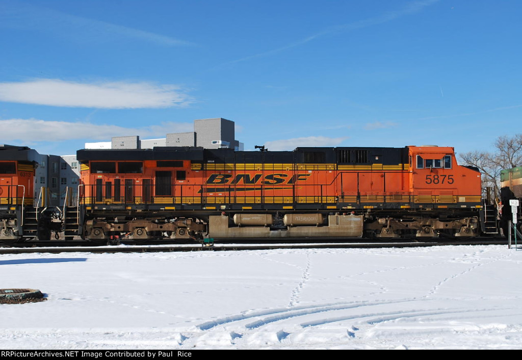 BNSF 5875